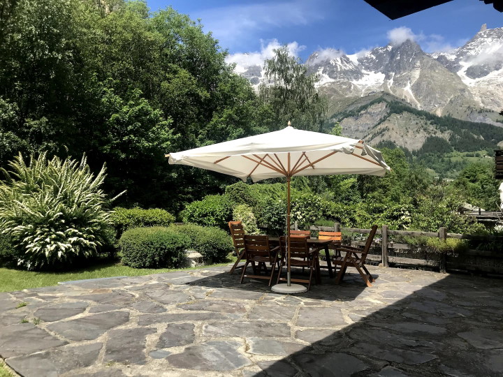 Beautiful Accommodation With Garden Overlooking Mont Blanc - Courmayeur