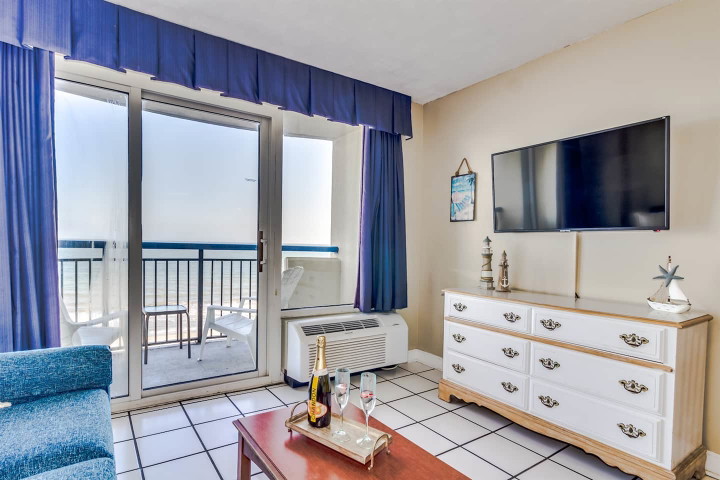 Inviting Oceanfront 1br With Jetted Garden Tub! - Myrtle Beach, SC