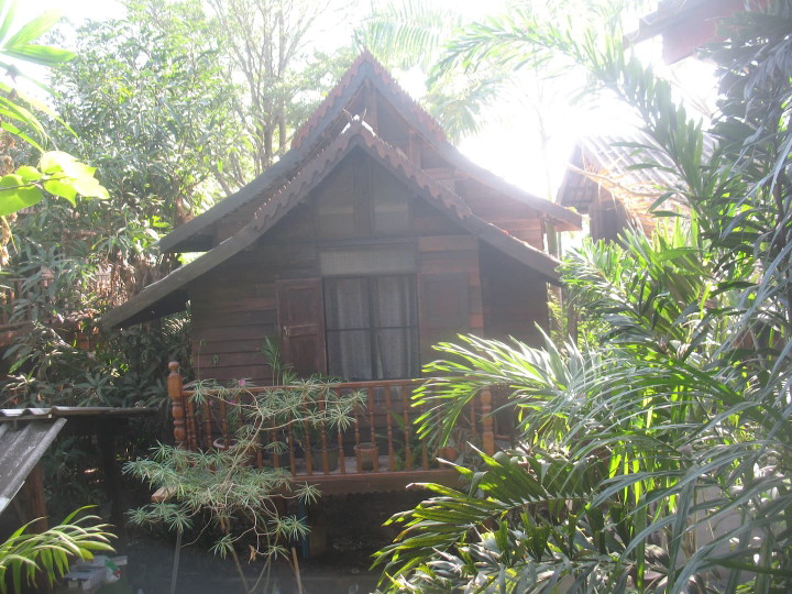 Teak House In A Topical Garden - Hang Dong