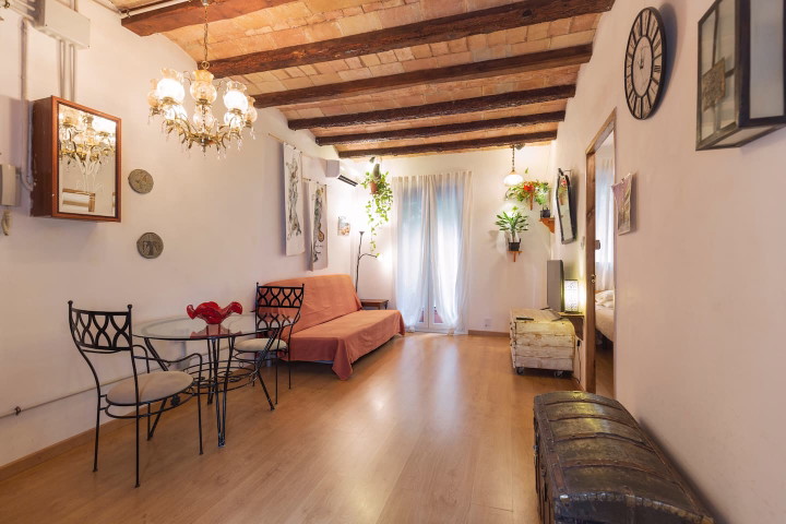 Beautiful Apartment In Cool Neightb - Badalona