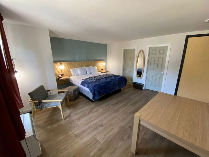 King Jr. Suite With Double Bed - Santa Cruz, CA