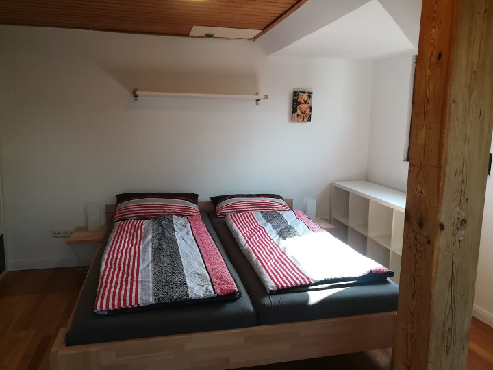 Charmantes Dachgeschoß - Auch Nur 1 Zimmer Buchbar - Germering