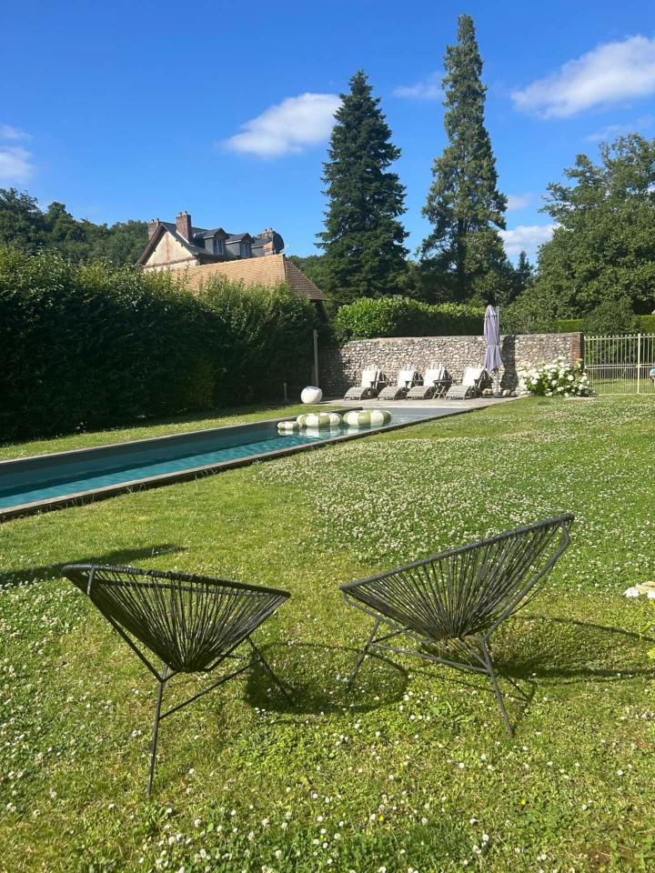 Appartement En Duplex Du Xvème Siècle - Vue Sur L'église - France