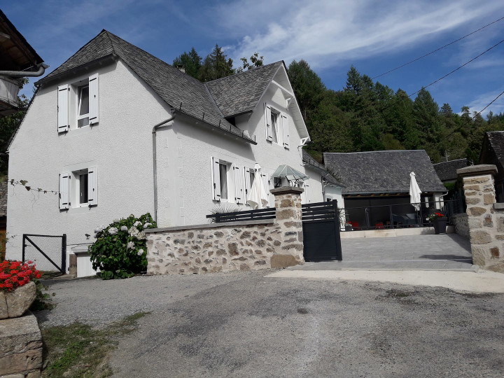 Gîte 6 à 8  Personnes Avec Piscine - Corrèze