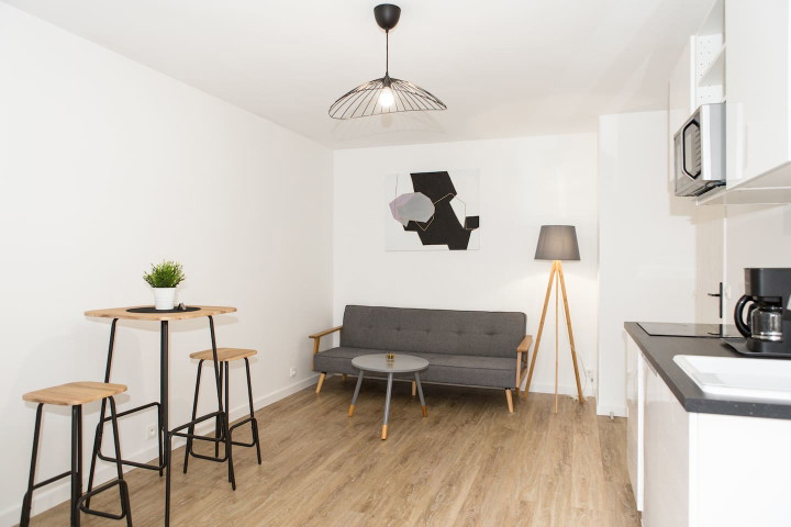 Appart Cozy Rénové Proche Gares, Balcon & Parking - Nord