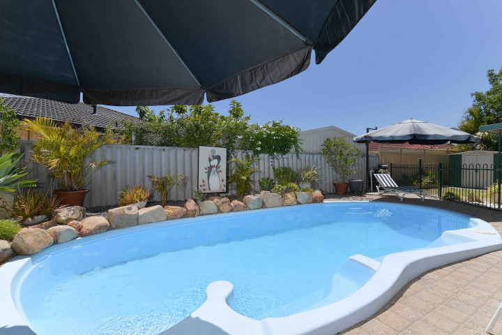 Relax And Recharge - Heated Pool Open For Spring - Perth