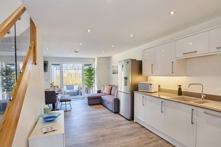 2022 New 2 Bed Stylish House Near Beach (2) - Marazion