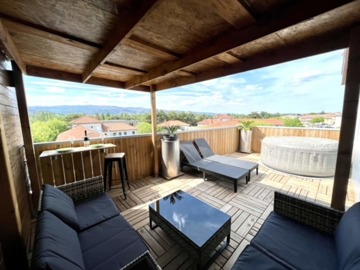 Comfortable 2 Bedroom, Beautiful Terrace - Valence