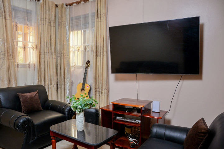House In The Heart Of Kampala. - Kampala