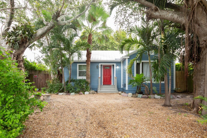 Blue House By The Ocean - Delray Beach, FL