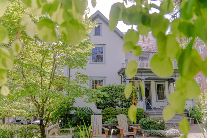 Downtown 3 Br, Just Two Blocks To Mall W/ Hot Tub - Charlottesville, VA