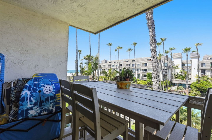 D203 - Cozy Oceanside Condo With Ocean View - オーシャンサイド, CA