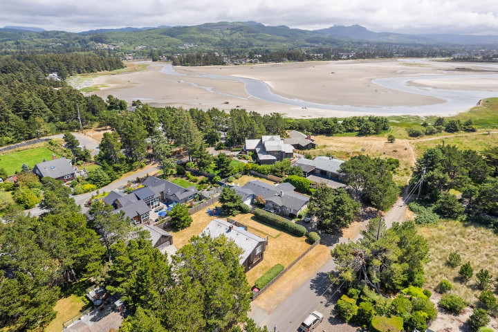 Ado:》walk2beach~hottub~firepit~bikes~pingpong~dog - Gearhart, OR