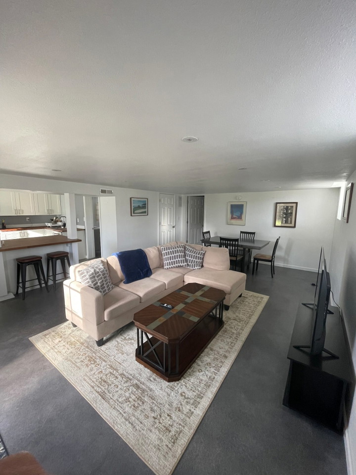 Spacious And Private Place With A Big Yard - Oregon City, OR