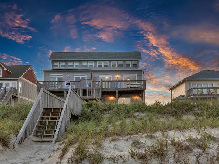 Oceanfront Home, Hot Tub, Arcade, Dog Friendly - North Topsail Beach, NC