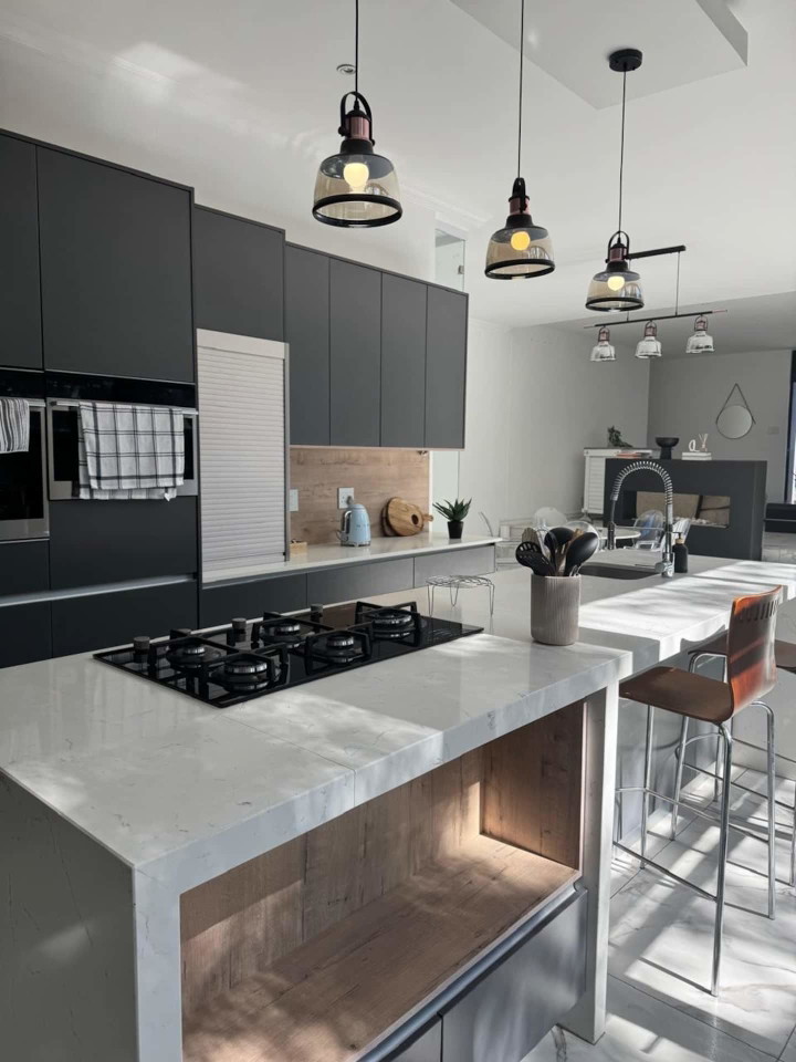 Solar- Powered 4-bedroom Bryanston Home - Sandton