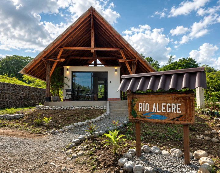 Río Alegre Near Beach & River Ac Hot Water - Panama