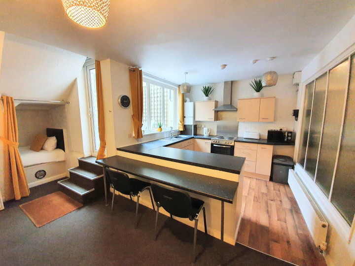 (4) Bristol Centre - Sleeps 6. Parking - Bristol