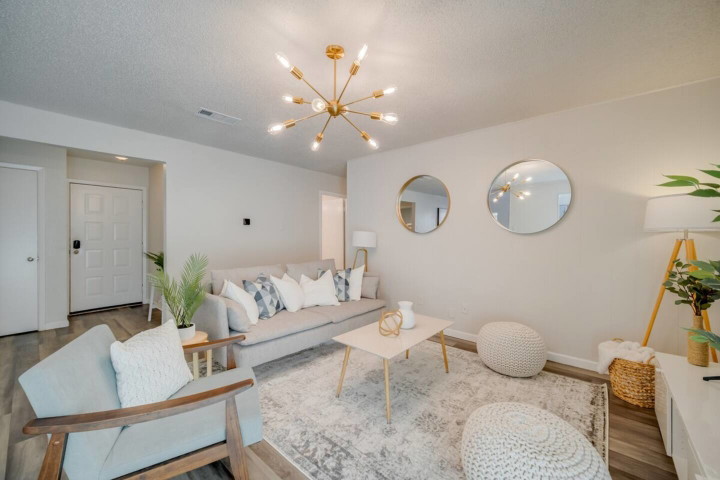 Spacious 4br Retreat W/ Hot Tub Comfort In Plano - Richardson, TX