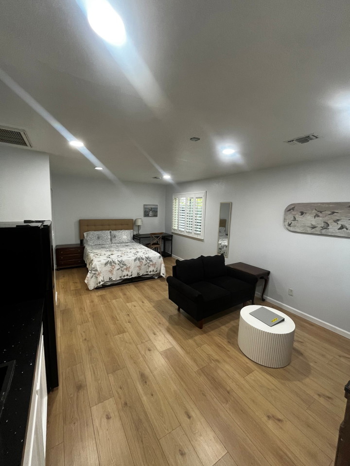 Old Town Newhall Studio Guest House - Santa Clarita, CA