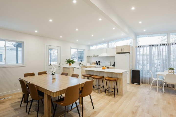 5br Family Home W/ Games & Free Parking - Montreal