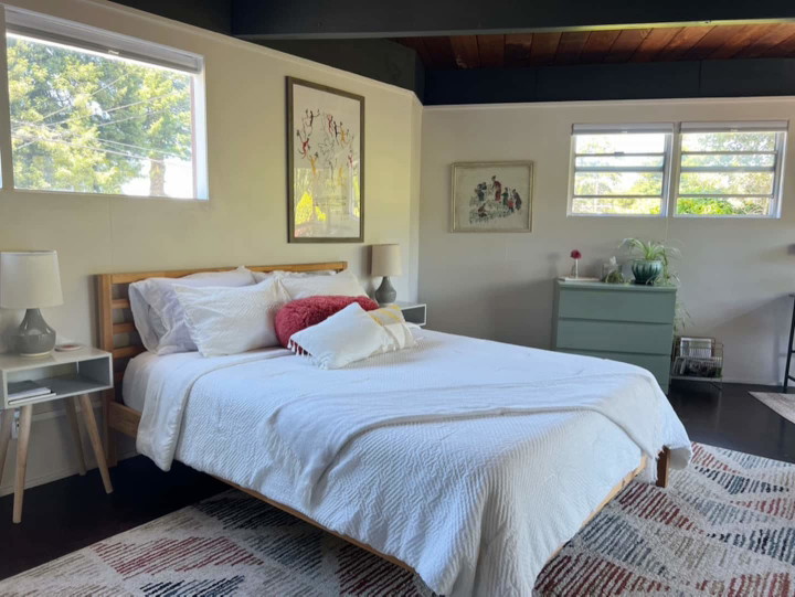 Chic Eureka Studio - Eureka, CA