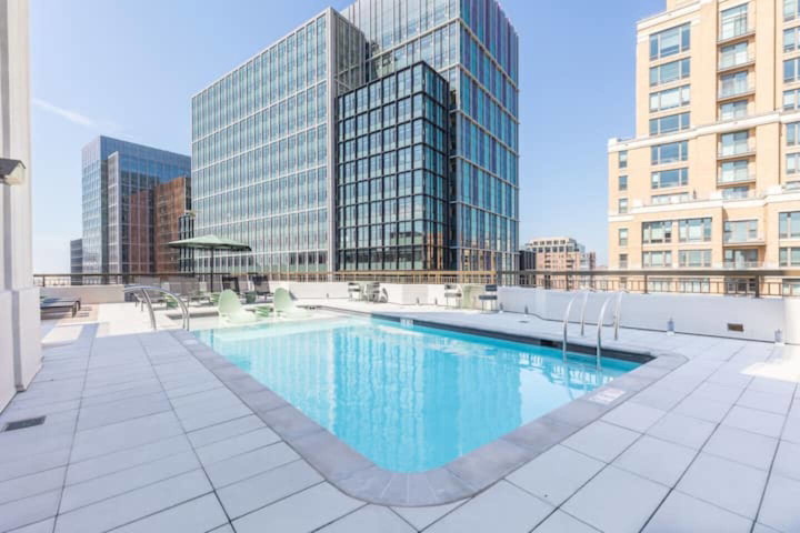Lux Arlington 2b/2ba Apartment - National Harbor, MD
