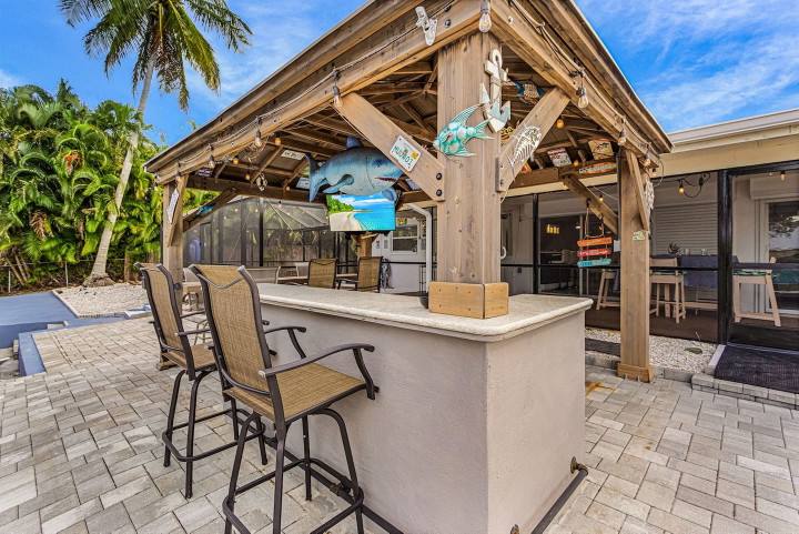 Villa Water's Edge - Heated Pool & River Access - Fort Myers