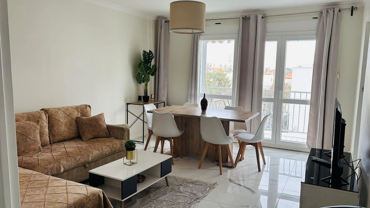 Grand T4 - 90m² 3 Chambres + 2 Parkings Gratuits - Bron