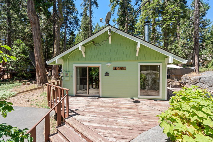 Happy Bear | Cozy Cabin Near Town & Lake - Shaver Lake, CA