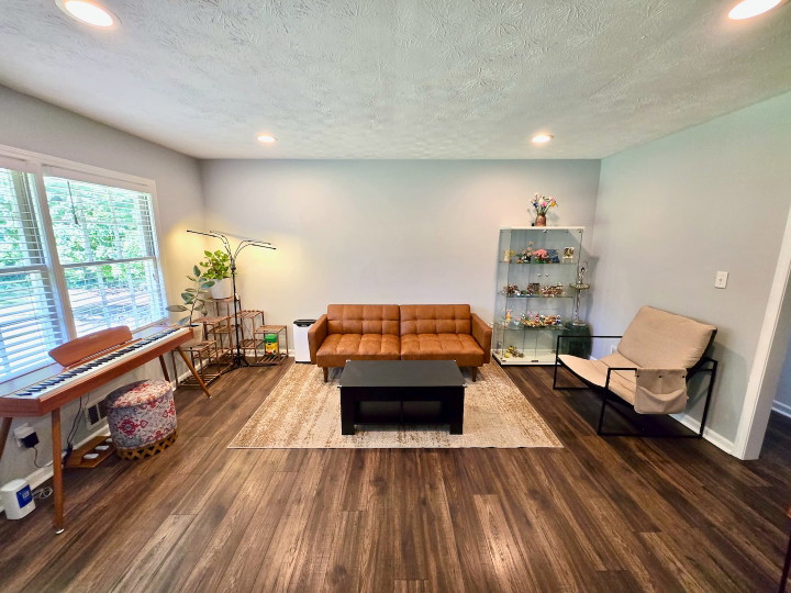 Spacious 3-bedroom Family Home - Snellville, GA
