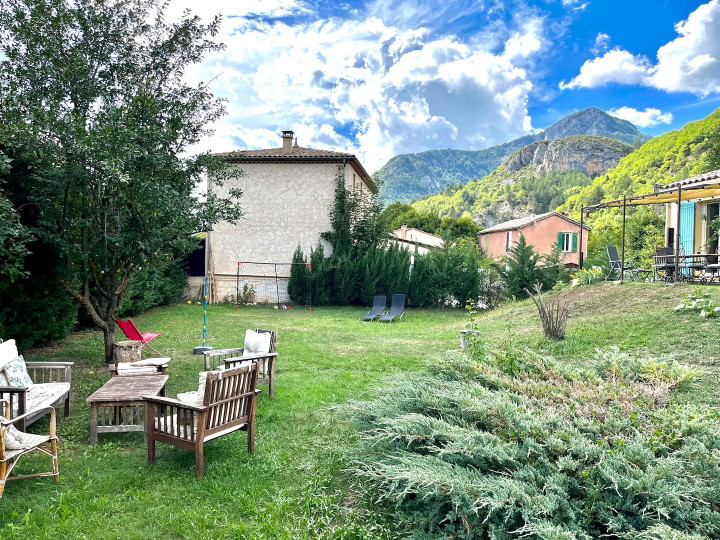 Villa à Castellane Proche Centre Ville Au Calme - Castellane