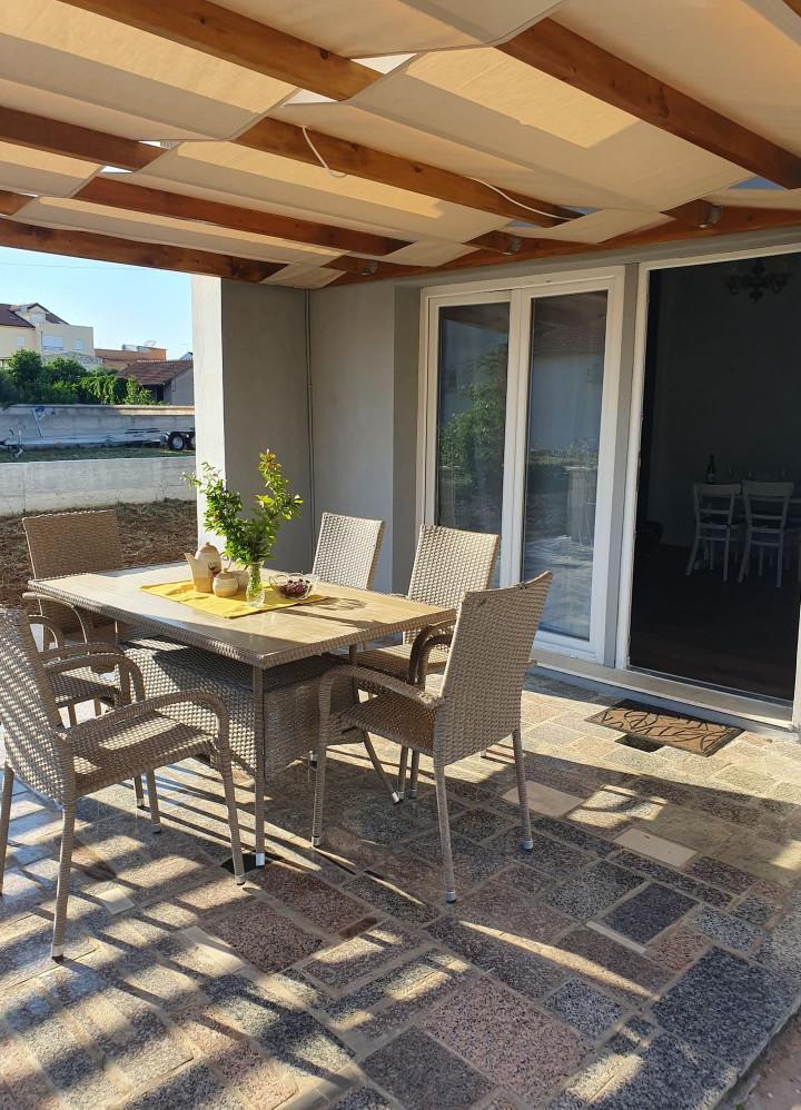 Apartman Sa Terasom - Pirovac