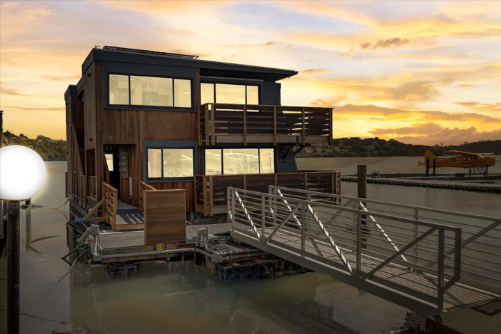 Floating Condo 'A' On Sausalito's Richardson Bay. - Sausalito