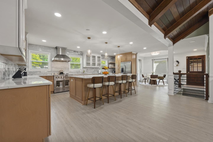 Luxury Group Escape | Pool, Spa & Pet Friendly - Smyrna, GA