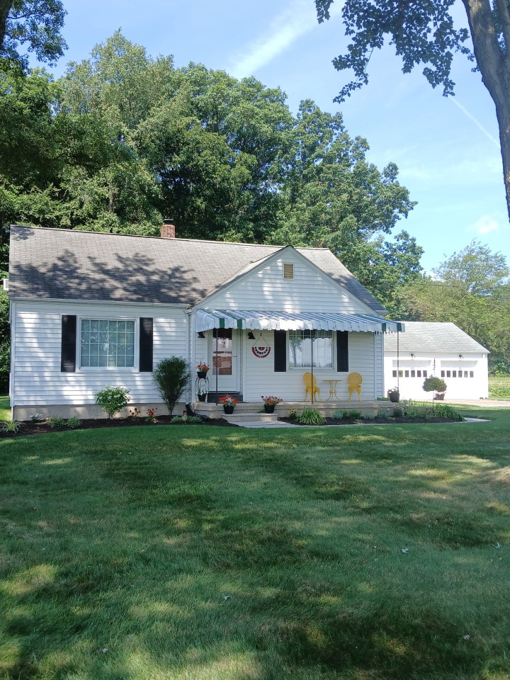 Doty House - Country Charm - Fort Wayne, IN