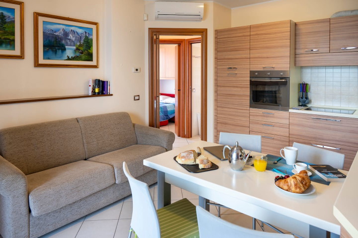 Italian Vacation Homes - Iseo Lake Vista Retreat - Iseo
