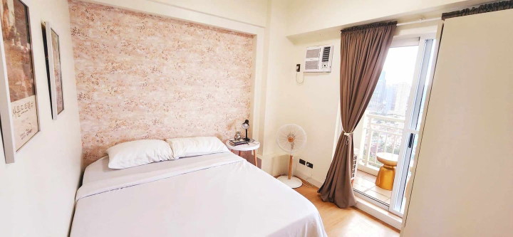 Relaxing 2br W/ Amazing View + Free Parking - Makati
