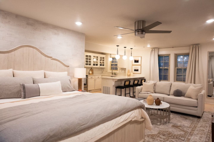 The Stadium Cottage - Fayetteville, AR