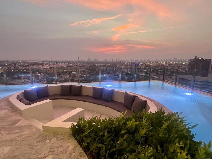 Luxury New Loft Unit (Bts 350 Meters) - Bangkok