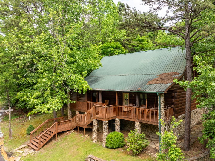 Near Dollywood | Private Hot Tub | Great Location - Pigeon Forge