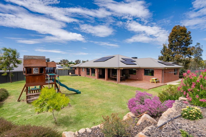 Alpine Corner - Lux And Quiet - Albury