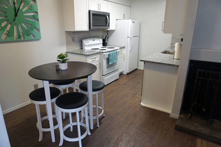 Sage Haven, 2br Full Apartment - Albuquerque, NM