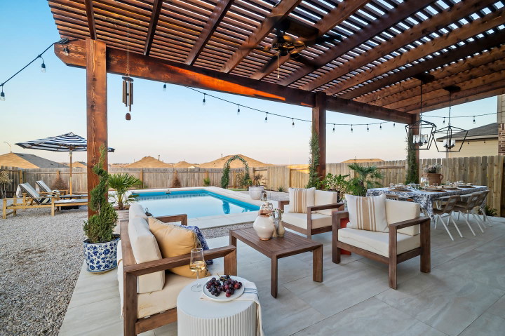 Relaxing Retreat Near Austin | Pool + Hot Tub - Elgin, TX