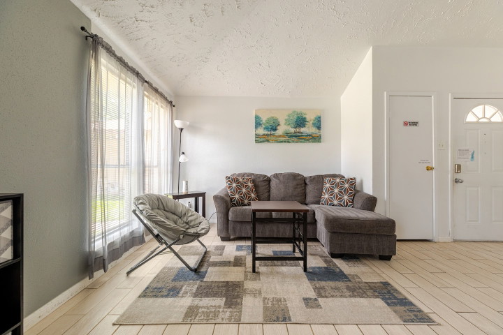 Cozy 2 Bed/1 Bath Home Near Iah - Houston George Bush Airport (IAH)
