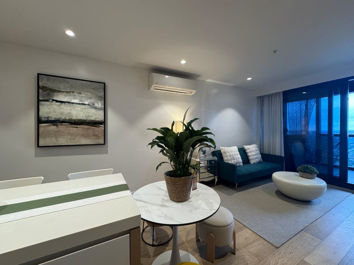 Box Hill Luxury 30th Floor Apartment &Car Parking. - Box Hill