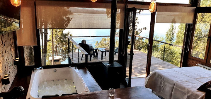 A Warm Lakeside Cabin With A Hot Tub - San Carlos de Bariloche