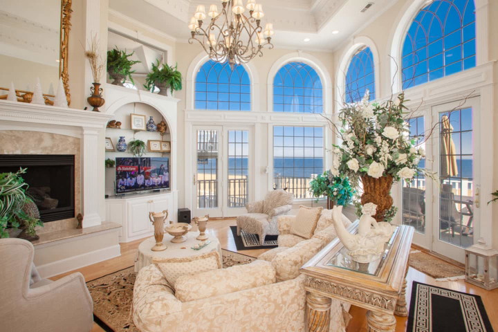 Beachfront *Luxury* Home, Salt Water Pool, Sauna - Sandbridge Beach, VA