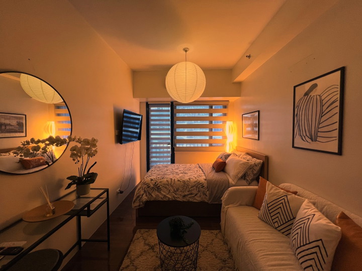 Cozy Studio | Air Makati | Balcony - Manila
