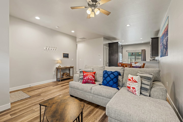 Walk To Rt 66 | Fire Pit | 3br Near Grand Canyon - Williams, AZ